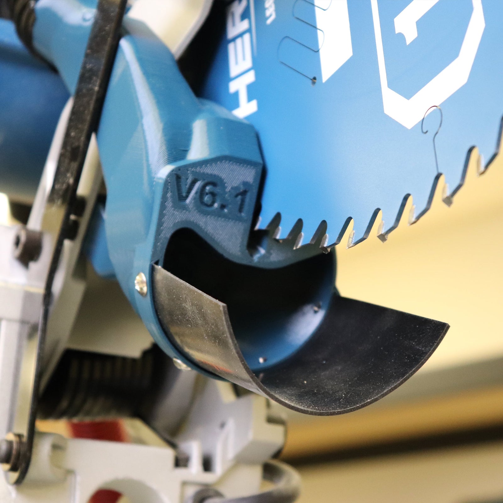 Hercules 12" Sliding Compound Miter Saw Dust Collection